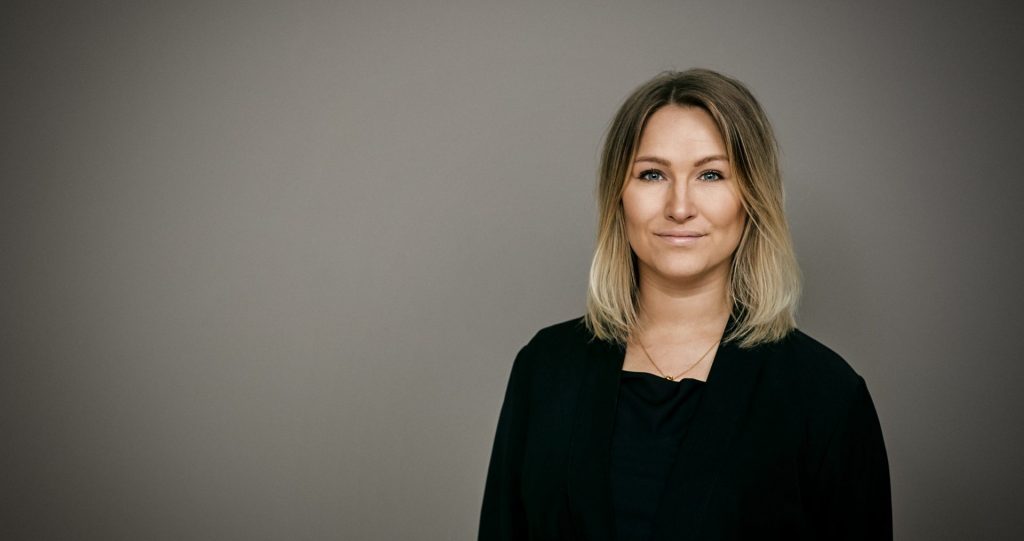 Amanda Larsen - Accura