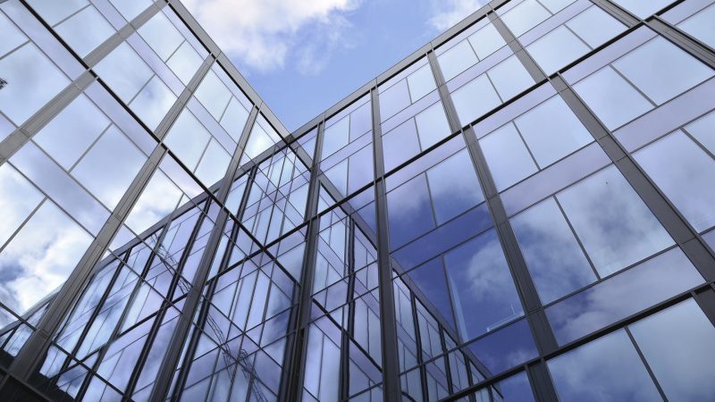 Saint-Gobain sælger Glassolutions - Accura